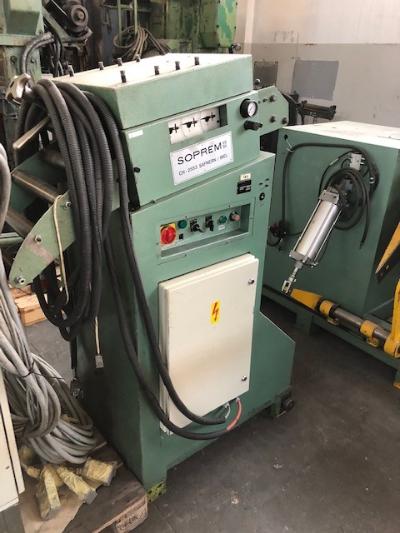 Coil feed lines for stamping presses - Compact feeding lines